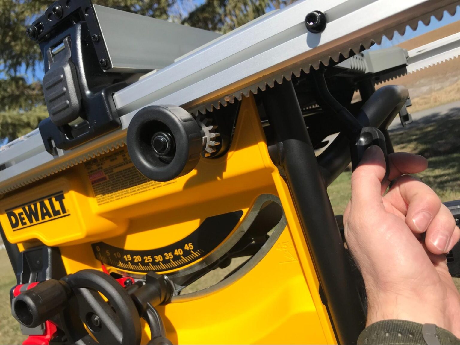 Dewalt Table Saw Fence Problems? Here Are The Best Solutions